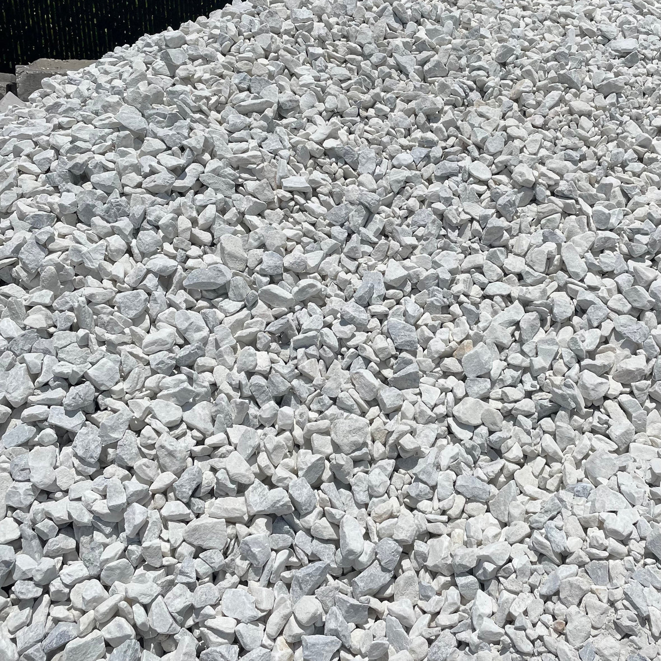 White Marble Chips By The Cubic Yard | Landscaping Rocks – Tierra Supply Co